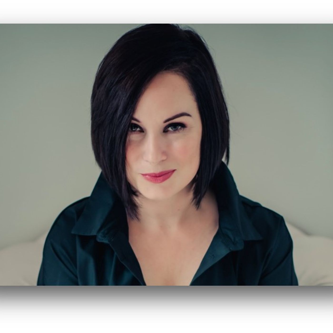 S2 E09 - Julie Willis: Conceal Reveal | Book Spectrum